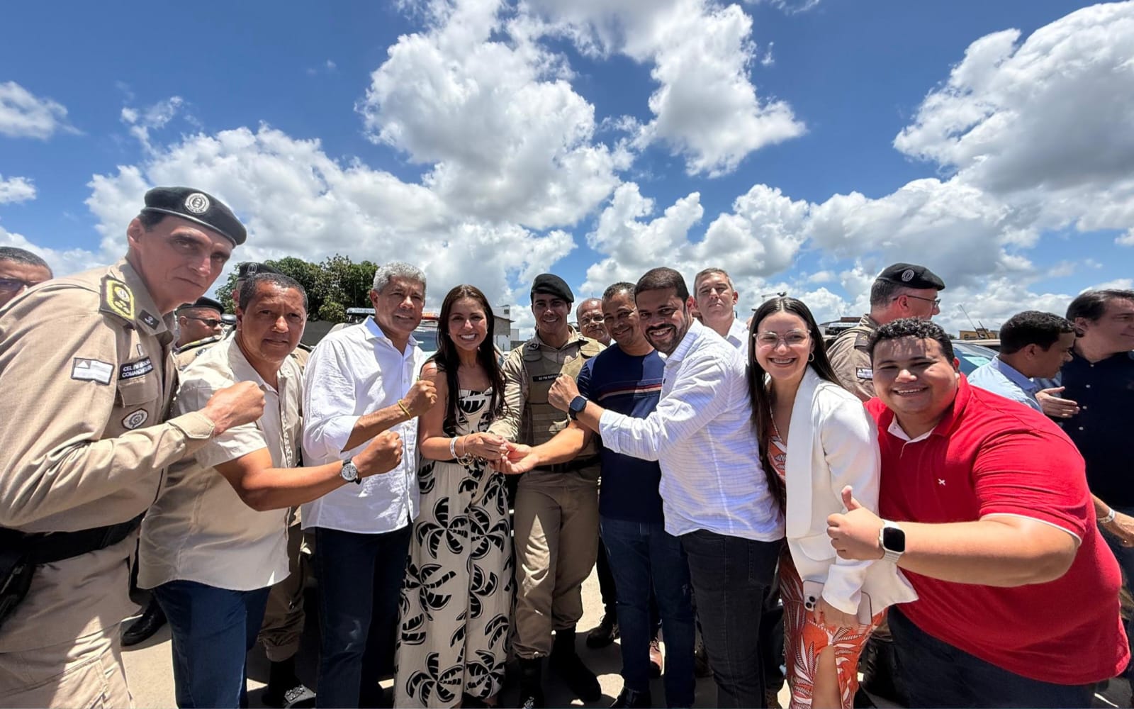 Redação Bahia - » NILO PEÇANHA RECEBE NOVA VIATURA QUE SERÁ DESTINADA ...